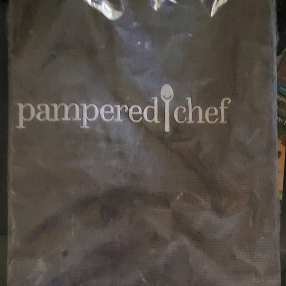 The Pampered Chef | Kitchen | Pampered Chef Apron Brand New | Poshmark